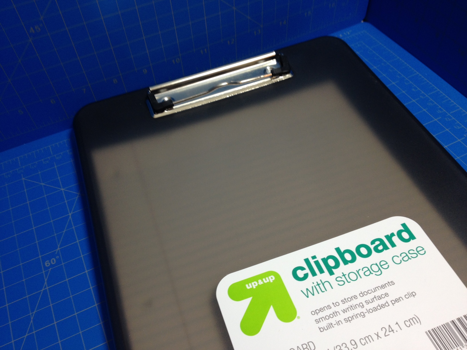 Review – Up&Up Clipboard with Storage Case | Art Supply Critic