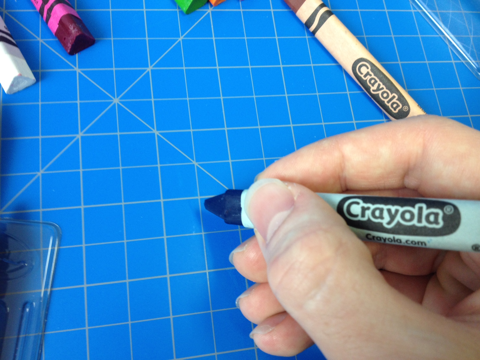 Review – Crayola Triangular Crayons | Art Supply Critic